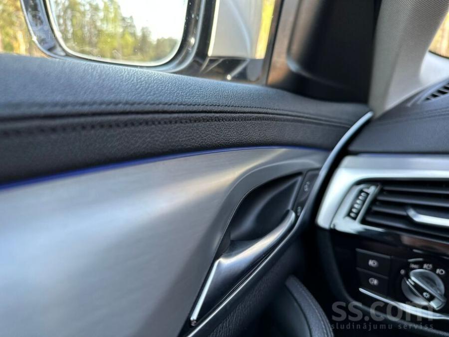 Pelēks BMW 530 2019 Rīga, ar dzinēja tilpumu 3.00 L un nobraukumu 290 tūkst. km par 20500 €, foto 17 vietnē AUTOMOTO.COM.LV
