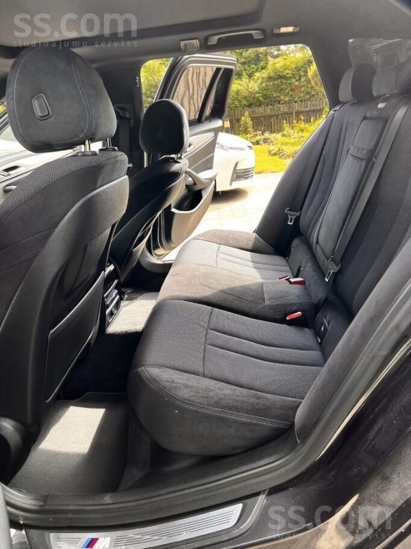 Grey BMW 530 2019 in Jelgava, with an engine capacity of 3.00 L and mileage of 236 thousand km for 19500 €, photo 9 on AUTOMOTO.COM.LV