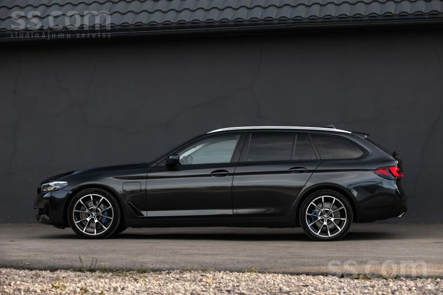 Pelēks BMW 530 2020 Jelgava, ar dzinēja tilpumu 2.00 L un nobraukumu 172 tūkst. km par 22000 €, foto 12 vietnē AUTOMOTO.COM.LV