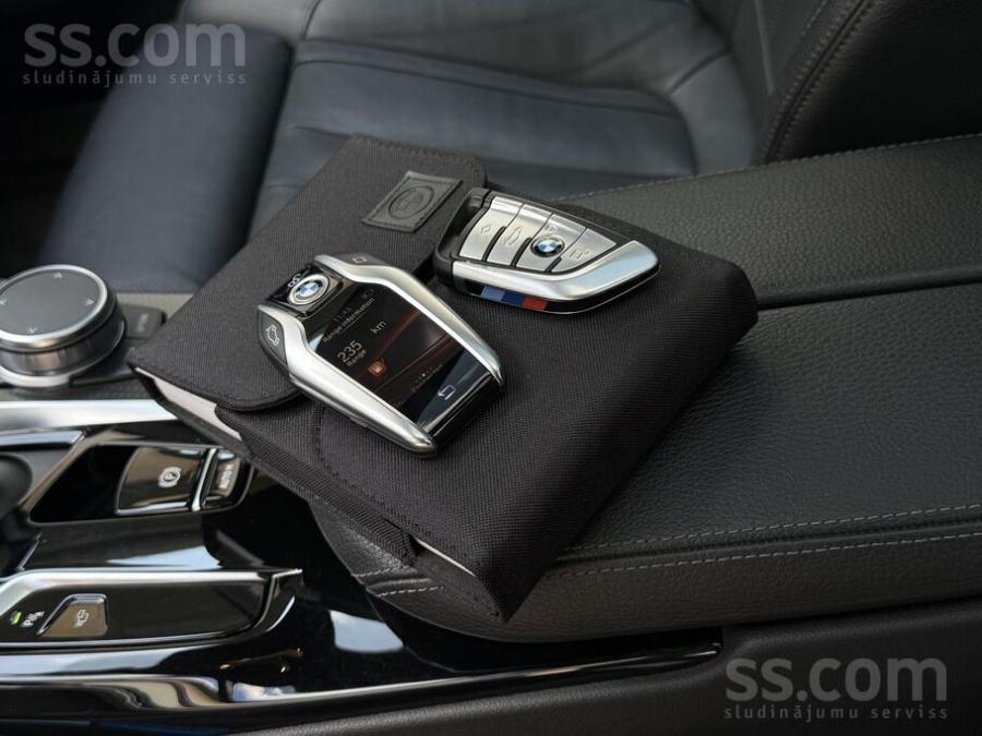 Pelēks BMW 530 2020 Tukums, ar dzinēja tilpumu 3.00 L un nobraukumu 189 tūkst. km par 29999 €, foto 30 vietnē AUTOMOTO.COM.LV