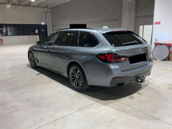 Grey BMW 530 2021 in Vilnius, with an engine capacity of 2.99 L and mileage of 190 thousand km for 29999 €, photo 3 on AUTOMOTO.COM.LV