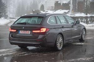 Grey BMW 530 2021 in Elektrenai, with an engine capacity of 2.99 L and mileage of 242 thousand km for 27550 €, photo 5 on AUTOMOTO.COM.LV