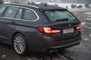 Grey BMW 530 2021 in Elektrenai, with an engine capacity of 2.99 L and mileage of 242 thousand km for 27550 €, photo 16 on AUTOMOTO.COM.LV