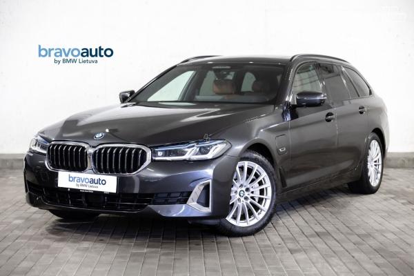 Pelēks BMW 530 2021 Viļņa, ar dzinēja tilpumu 2.00 L un nobraukumu 91 tūkst. km par 34841 €, foto  vietnē AUTOMOTO.COM.LV