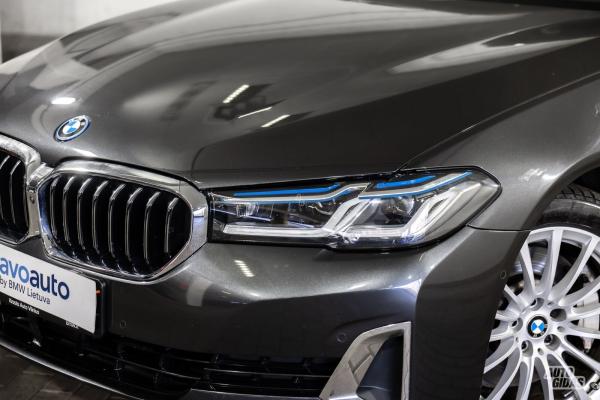 Pelēks BMW 530 2021 Viļņa, ar dzinēja tilpumu 2.00 L un nobraukumu 91 tūkst. km par 34841 €, foto 6 vietnē AUTOMOTO.COM.LV