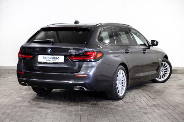 Pelēks BMW 530 2021 Viļņa, ar dzinēja tilpumu 2.00 L un nobraukumu 91 tūkst. km par 34841 €, foto 10 vietnē AUTOMOTO.COM.LV