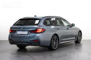 Grey BMW 530 2021 in Riga, with an engine capacity of 2.00 L and mileage of 78 thousand km for 32500 €, photo 5 on AUTOMOTO.COM.LV