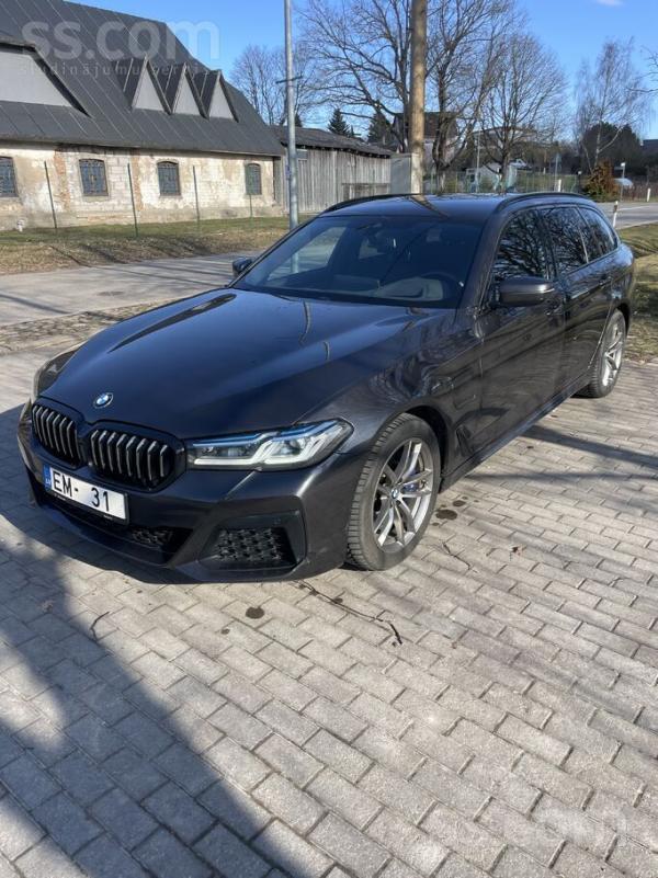 Grey BMW 530 2021 in Ogre, with an engine capacity of 2.00 L and mileage of 135 thousand km for 26900 €, photo 2 on AUTOMOTO.COM.LV