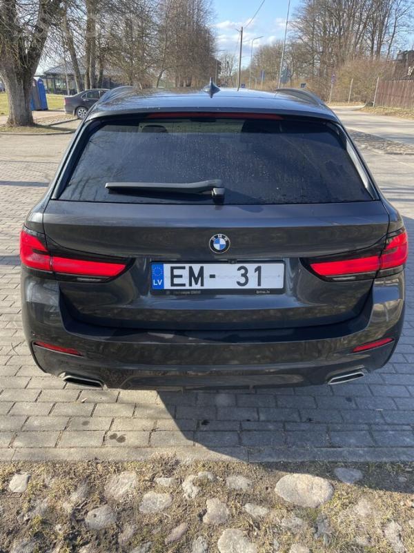 Grey BMW 530 2021 in Ogre, with an engine capacity of 2.00 L and mileage of 135 thousand km for 26900 €, photo 4 on AUTOMOTO.COM.LV