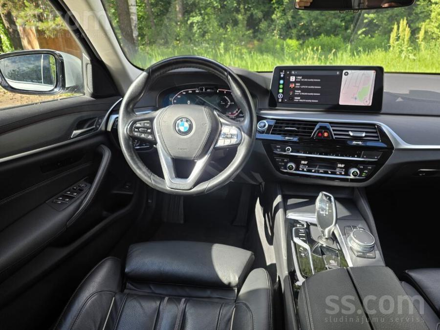 Grey BMW 530 2021 in Riga, with an engine capacity of 3.00 L and mileage of 229 thousand km for 21790 €, photo 5 on AUTOMOTO.COM.LV