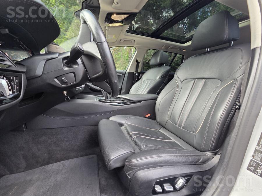 Grey BMW 530 2021 in Riga, with an engine capacity of 3.00 L and mileage of 229 thousand km for 21790 €, photo 8 on AUTOMOTO.COM.LV