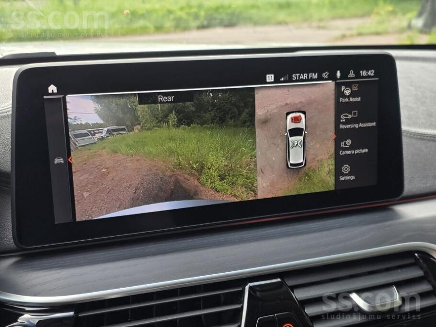 Grey BMW 530 2021 in Riga, with an engine capacity of 3.00 L and mileage of 229 thousand km for 21790 €, photo 12 on AUTOMOTO.COM.LV