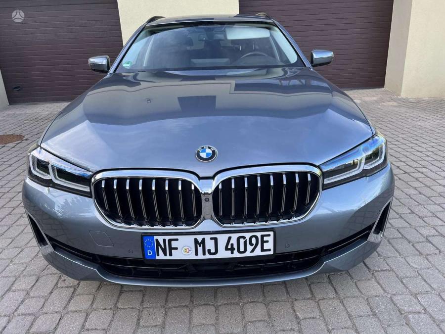 Grey BMW 530 2021 in Telschi, with an engine capacity of 2.00 L and mileage of 138 thousand km for 23716 €, photo 3 on AUTOMOTO.COM.LV
