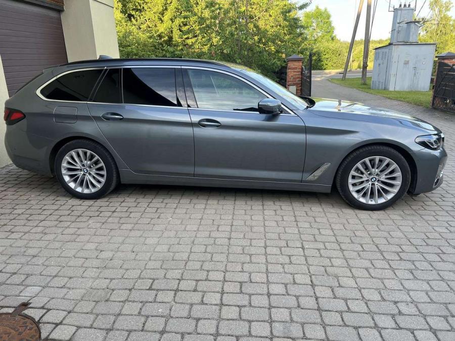 Grey BMW 530 2021 in Telschi, with an engine capacity of 2.00 L and mileage of 138 thousand km for 23716 €, photo 5 on AUTOMOTO.COM.LV