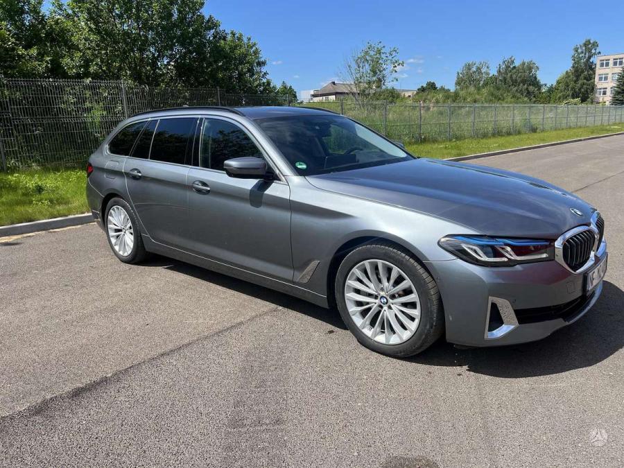 Grey BMW 530 2021 in Telschi, with an engine capacity of 2.00 L and mileage of 138 thousand km for 23716 €, photo 15 on AUTOMOTO.COM.LV