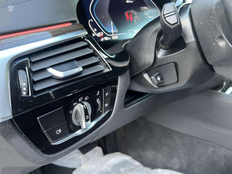 Grey BMW 530 2021 in Telschi, with an engine capacity of 2.00 L and mileage of 138 thousand km for 23716 €, photo 22 on AUTOMOTO.COM.LV