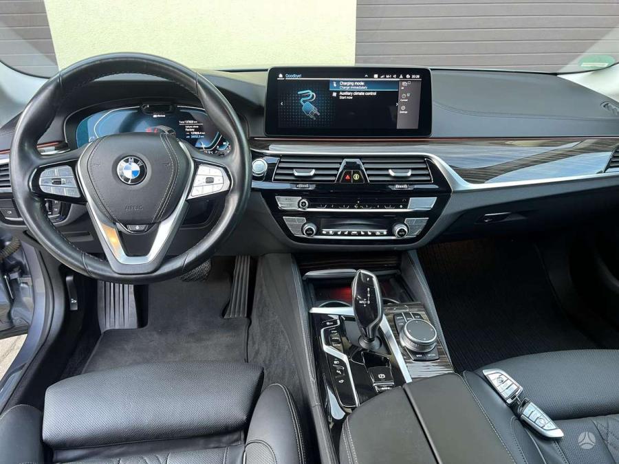 Grey BMW 530 2021 in Telschi, with an engine capacity of 2.00 L and mileage of 138 thousand km for 23716 €, photo 25 on AUTOMOTO.COM.LV