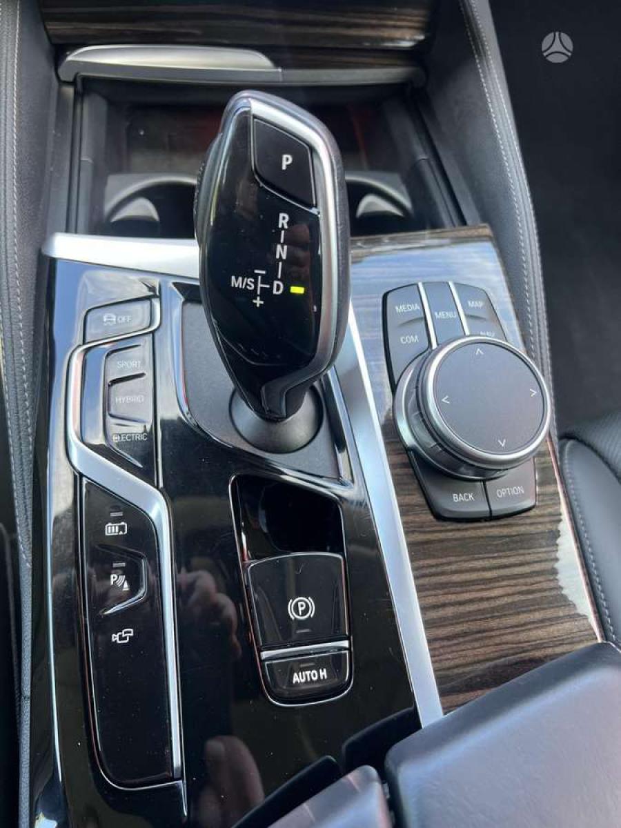 Grey BMW 530 2021 in Telschi, with an engine capacity of 2.00 L and mileage of 138 thousand km for 23716 €, photo 35 on AUTOMOTO.COM.LV