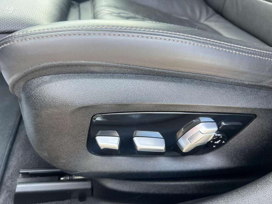 Grey BMW 530 2021 in Telschi, with an engine capacity of 2.00 L and mileage of 138 thousand km for 23716 €, photo 43 on AUTOMOTO.COM.LV