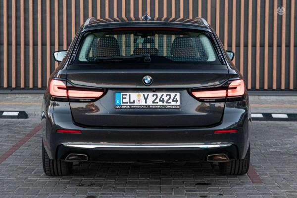 Pelēks BMW 530 2021 Elektrėnai, ar dzinēja tilpumu 2.99 L un nobraukumu 243 tūkst. km par 23500 €, foto 6 vietnē AUTOMOTO.COM.LV