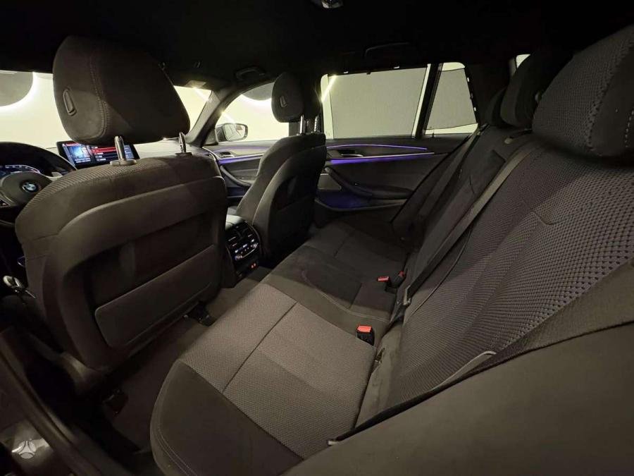Pelēks BMW 530 2021 Marijampole, ar dzinēja tilpumu 2.99 L un nobraukumu 243 tūkst. km par 23999 €, foto 32 vietnē AUTOMOTO.COM.LV