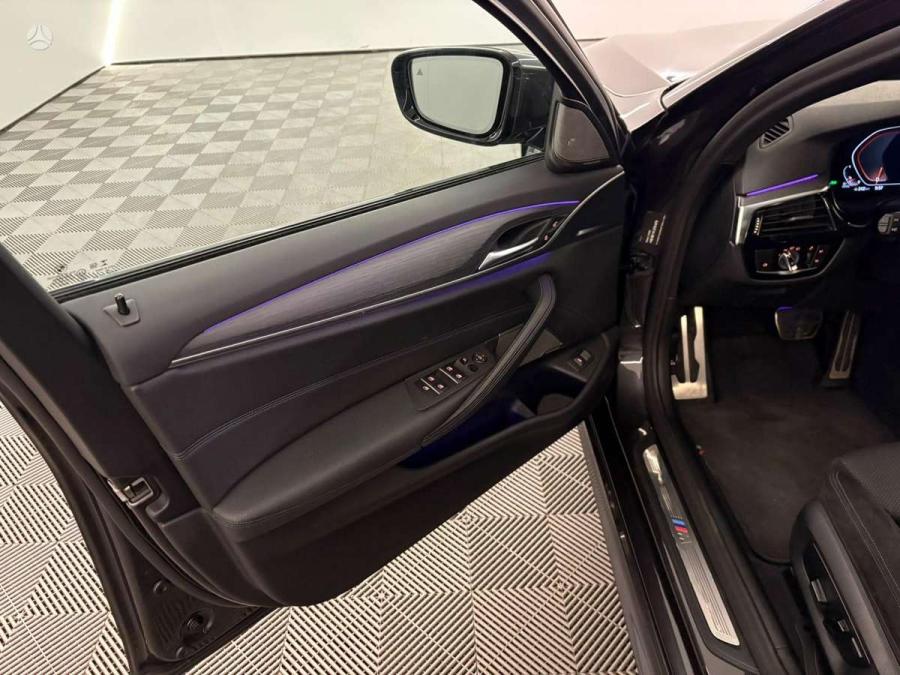 Pelēks BMW 530 2021 Marijampole, ar dzinēja tilpumu 2.99 L un nobraukumu 243 tūkst. km par 23999 €, foto 34 vietnē AUTOMOTO.COM.LV