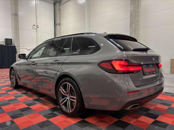 Grey BMW 530 2021 in Vilnius, with an engine capacity of 2.99 L and mileage of 234 thousand km for 25600 €, photo 6 on AUTOMOTO.COM.LV