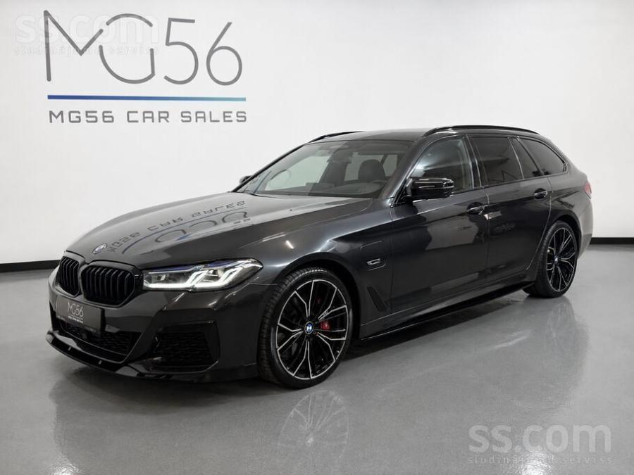 Grey BMW 530 2021 in Riga, with an engine capacity of 2.00 L and mileage of 163 thousand km for 32900 €, photo 4 on AUTOMOTO.COM.LV