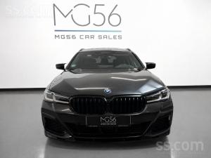 Grey BMW 530 2021 in Riga, with an engine capacity of 2.00 L and mileage of 163 thousand km for 32900 €, photo 5 on AUTOMOTO.COM.LV