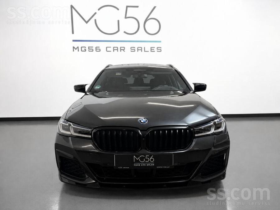 Grey BMW 530 2021 in Riga, with an engine capacity of 2.00 L and mileage of 163 thousand km for 32900 €, photo 5 on AUTOMOTO.COM.LV