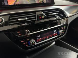 Grey BMW 530 2021 in Riga, with an engine capacity of 2.00 L and mileage of 163 thousand km for 32900 €, photo 16 on AUTOMOTO.COM.LV