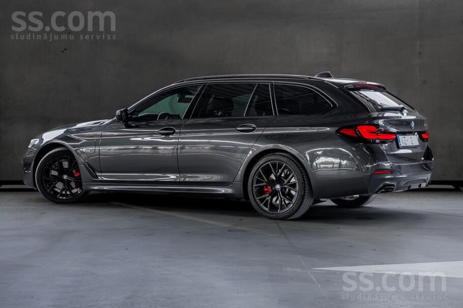 Pelēks BMW 530 2021 Rīga, ar dzinēja tilpumu 2.00 L un nobraukumu 191 tūkst. km par 28595 €, foto 4 vietnē AUTOMOTO.COM.LV