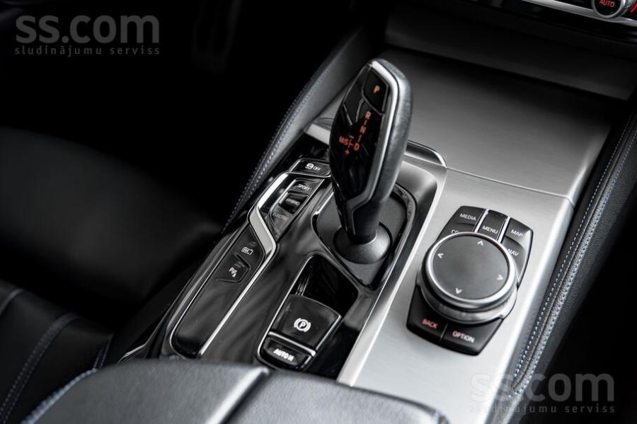 Pelēks BMW 530 2021 Rīga, ar dzinēja tilpumu 2.00 L un nobraukumu 191 tūkst. km par 28595 €, foto 13 vietnē AUTOMOTO.COM.LV