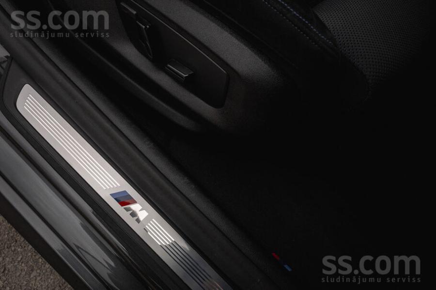 Grey BMW 530 2021 in Jelgava, with an engine capacity of 2.00 L and mileage of 170 thousand km for 24000 €, photo 14 on AUTOMOTO.COM.LV