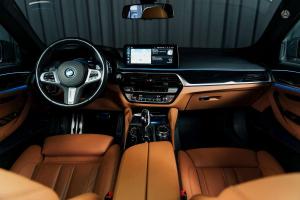 Pelēks BMW 530 2022 Viļņa, ar dzinēja tilpumu 2.00 L un nobraukumu 73 tūkst. km par 37500 €, foto 22 vietnē AUTOMOTO.COM.LV