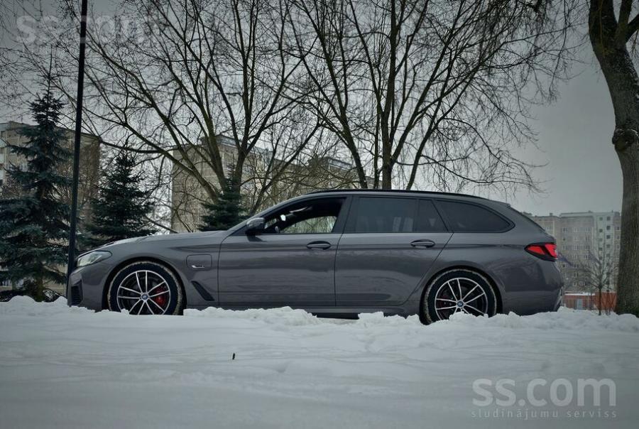 Pelēks BMW 530 2022 Jelgava, ar dzinēja tilpumu 2.00 L un nobraukumu 207 tūkst. km par 29500 €, foto 4 vietnē AUTOMOTO.COM.LV
