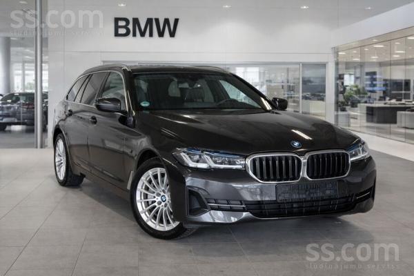 Pelēks BMW 530 2022 Tukums, ar dzinēja tilpumu 2.00 L un nobraukumu 0 tūkst. km par 24777 €, foto 2 vietnē AUTOMOTO.COM.LV
