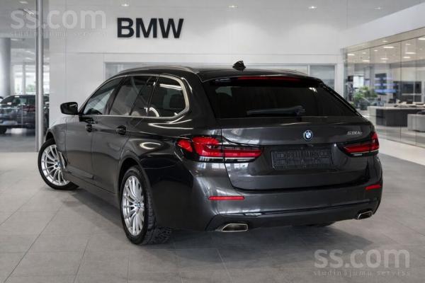 Pelēks BMW 530 2022 Tukums, ar dzinēja tilpumu 2.00 L un nobraukumu 0 tūkst. km par 24777 €, foto 3 vietnē AUTOMOTO.COM.LV