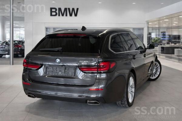 Pelēks BMW 530 2022 Tukums, ar dzinēja tilpumu 2.00 L un nobraukumu 0 tūkst. km par 24777 €, foto 4 vietnē AUTOMOTO.COM.LV