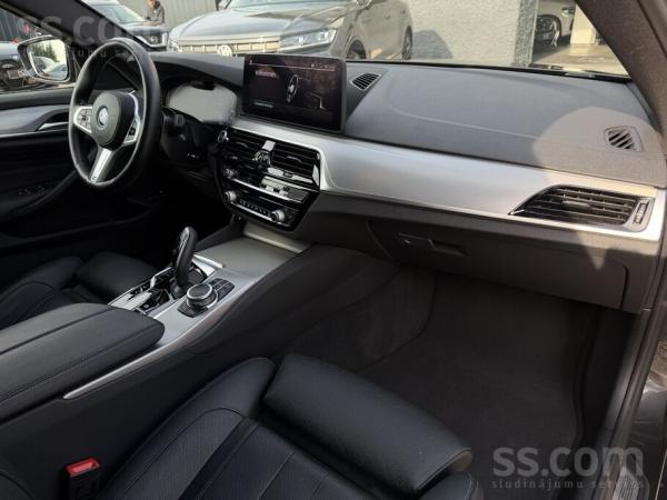 Pelēks BMW 530 2022 Rīga, ar dzinēja tilpumu 2.00 L un nobraukumu 138 tūkst. km par 32900 €, foto 5 vietnē AUTOMOTO.COM.LV