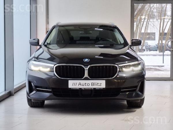 Pelēks BMW 530 2022 Rīga, ar dzinēja tilpumu 2.00 L un nobraukumu 139 tūkst. km par 23990 €, foto 4 vietnē AUTOMOTO.COM.LV