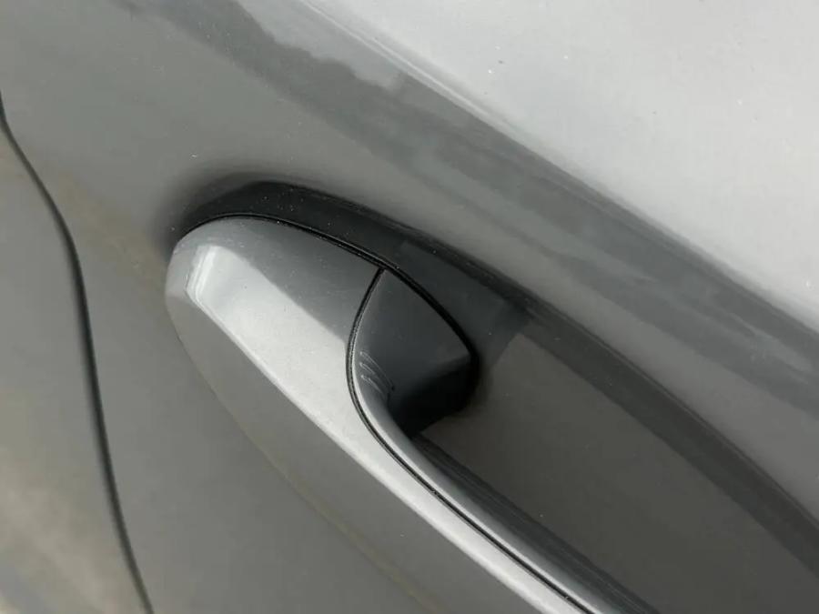 Pelēks BMW 530 2022 Jelgava, ar dzinēja tilpumu 3.00 L un nobraukumu 178 tūkst. km par 29800 €, foto 20 vietnē AUTOMOTO.COM.LV