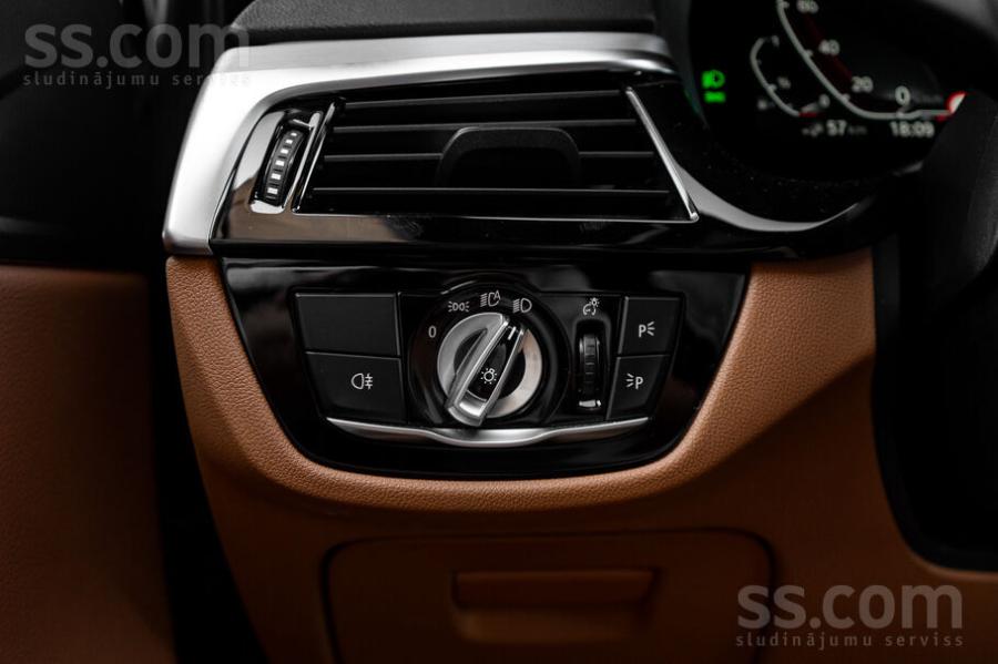 Pelēks BMW 530 2022 Rīga, ar dzinēja tilpumu 2.00 L un nobraukumu 186 tūkst. km par 26490 €, foto 15 vietnē AUTOMOTO.COM.LV