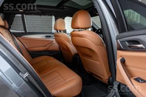 Pelēks BMW 530 2022 Rīga, ar dzinēja tilpumu 2.00 L un nobraukumu 186 tūkst. km par 26490 €, foto 29 vietnē AUTOMOTO.COM.LV