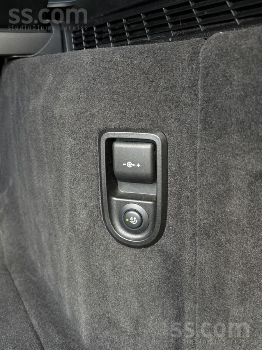 Grey BMW 530 2022 in Tukums, with an engine capacity of 2.00 L and mileage of 0 thousand km for 28900 €, photo 31 on AUTOMOTO.COM.LV