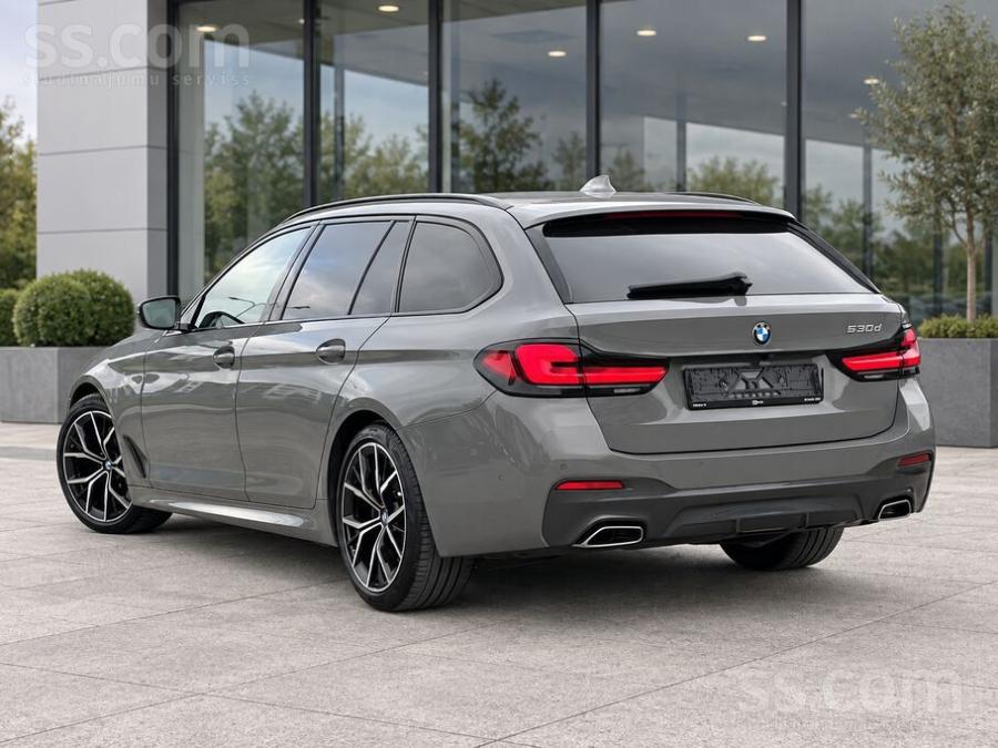 Grey BMW 530 2022 in Talsi, with an engine capacity of 3.00 L and mileage of 199 thousand km for 33999 €, photo 5 on AUTOMOTO.COM.LV