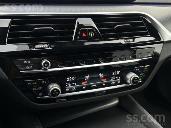 Grey BMW 530 2022 in Talsi, with an engine capacity of 3.00 L and mileage of 199 thousand km for 33999 €, photo 6 on AUTOMOTO.COM.LV
