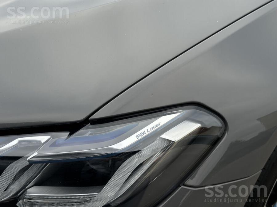 Grey BMW 530 2022 in Talsi, with an engine capacity of 3.00 L and mileage of 199 thousand km for 33999 €, photo 7 on AUTOMOTO.COM.LV