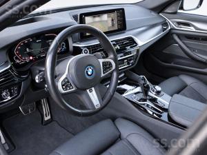 Pelēks BMW 530 2022 Rīga, ar dzinēja tilpumu 2.00 L un nobraukumu 128 tūkst. km par 32900 €, foto 9 vietnē AUTOMOTO.COM.LV
