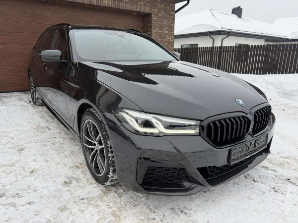 Pelēks BMW 530 2023 Šauļi, ar dzinēja tilpumu 2.00 L un nobraukumu 30 tūkst. km par 35900 €, foto 3 vietnē AUTOMOTO.COM.LV